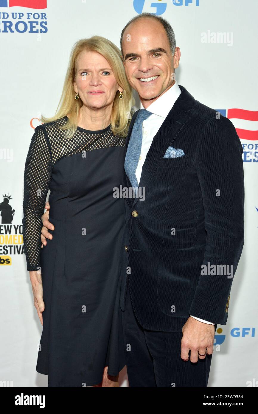 NEW YORK - NOVEMBER 7: L-R: Author/journalist Martha Raddatz and actor ...