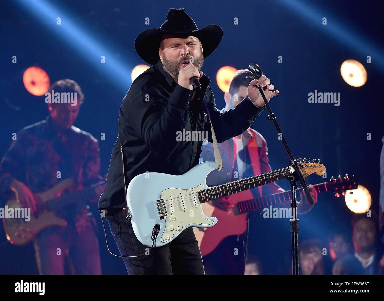 NASHVILLE, TN - NOVEMBER 8: Garth Brooks at the 51st Annual CMA Awards ...