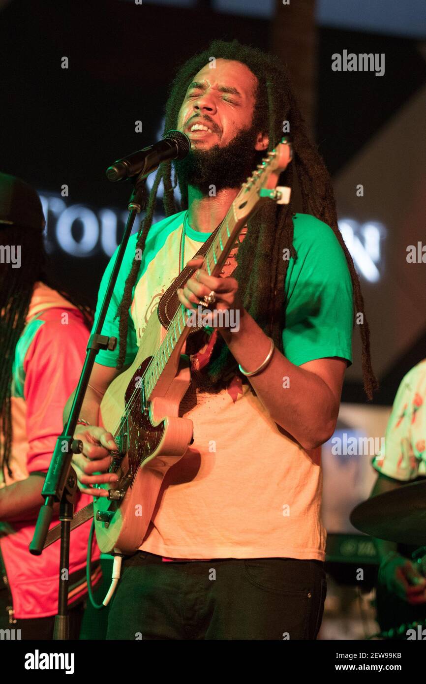 MIAMI, FL - NOVEMBER 10: Josh David Barrett of The Wailers performs ...