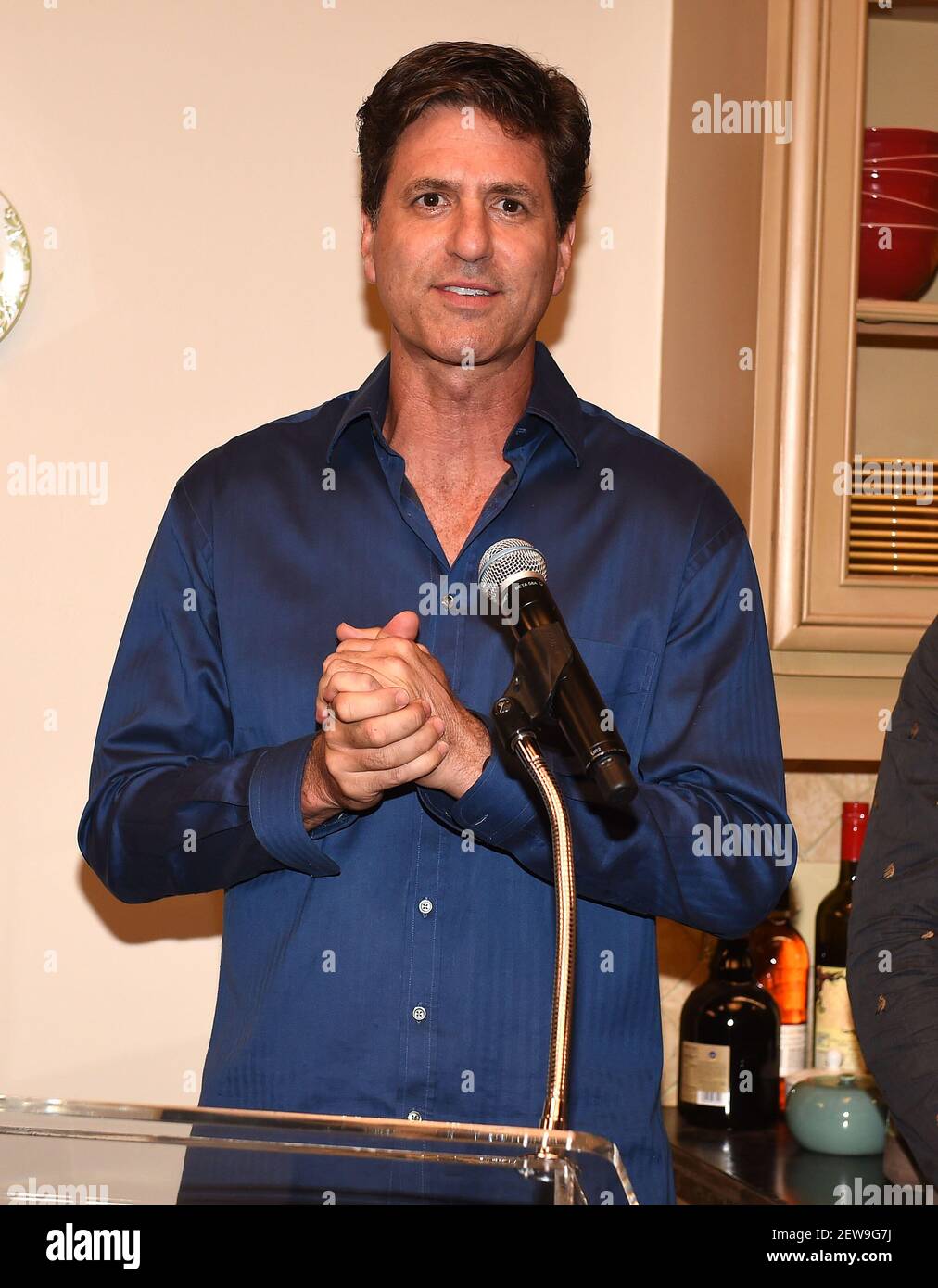 LOS ANGELES - NOVEMBER 15: Executive Producer Steve Levitan celebrates ...