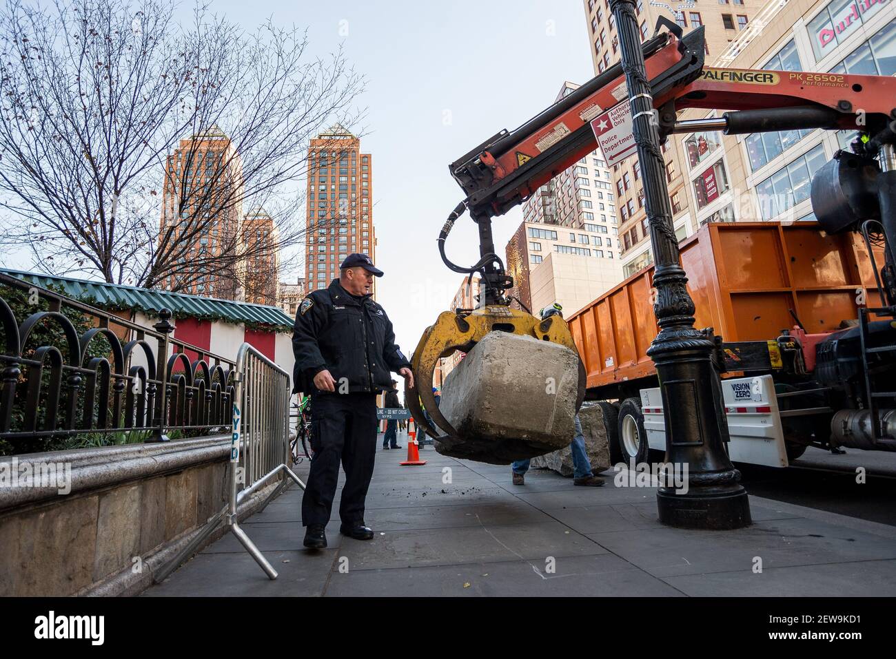 Members of NYPD's Counter-Terrorism Bureau (CTB) oversee the ...