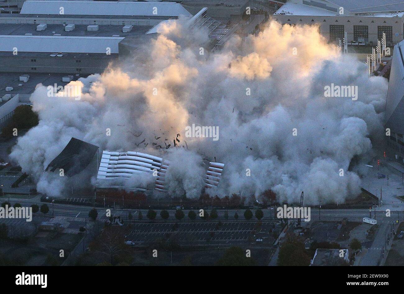 The Georgia Dome comes crumbling down in a ball of dust on Monday, Nov ...