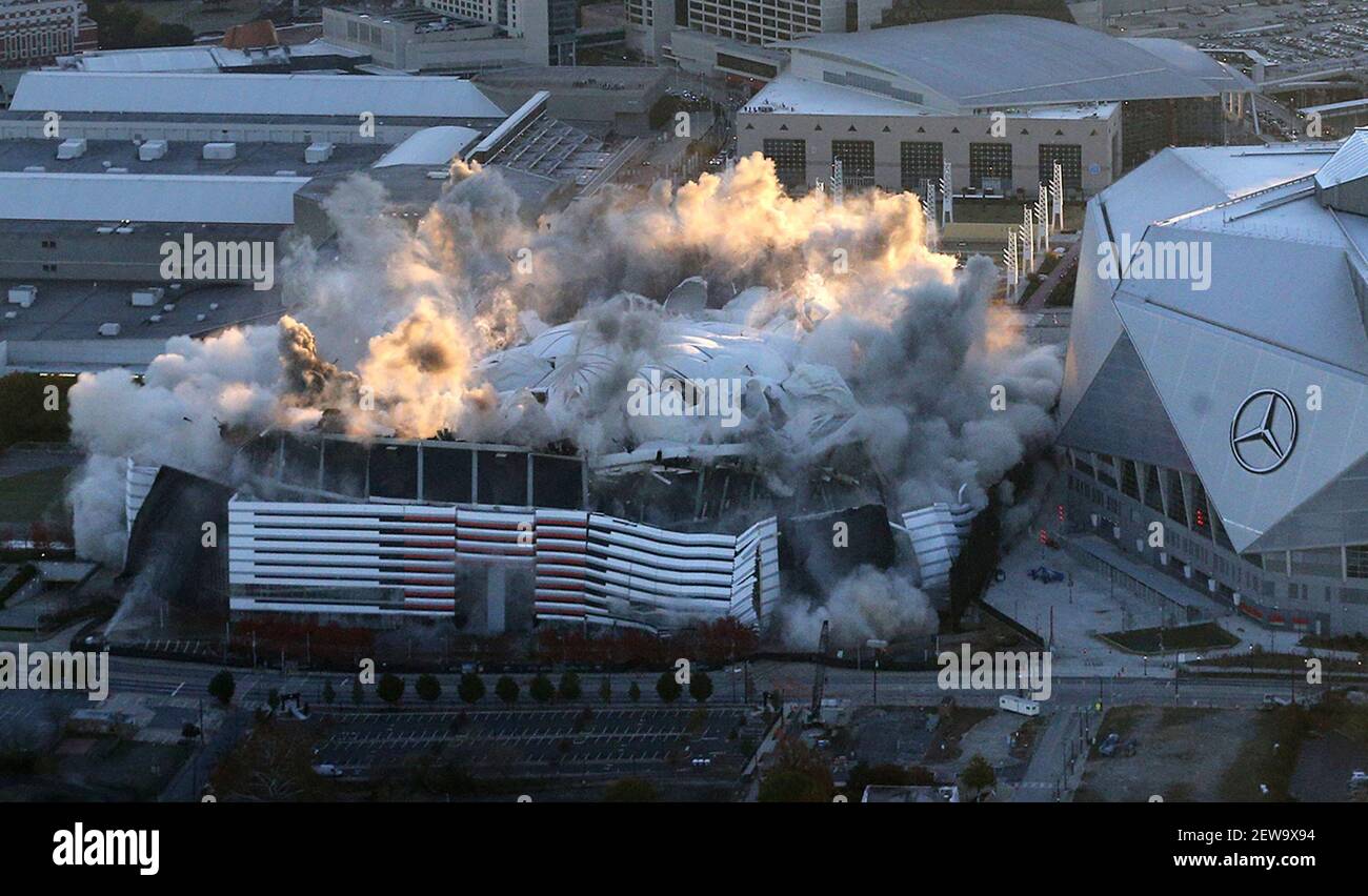 The Georgia Dome comes crumbling down in a ball of dust on Monday, Nov ...