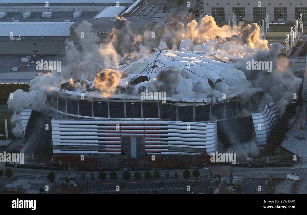 The Georgia Dome comes crumbling down in a ball of dust on Monday, Nov ...