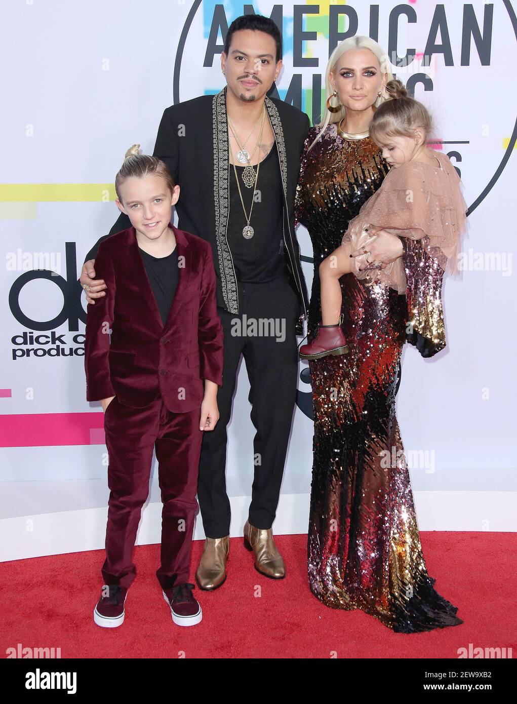 LOS ANGELES, CA - NOVEMBER 19: Evan Ross, Ashlee Simpson, Jagger Snow ...
