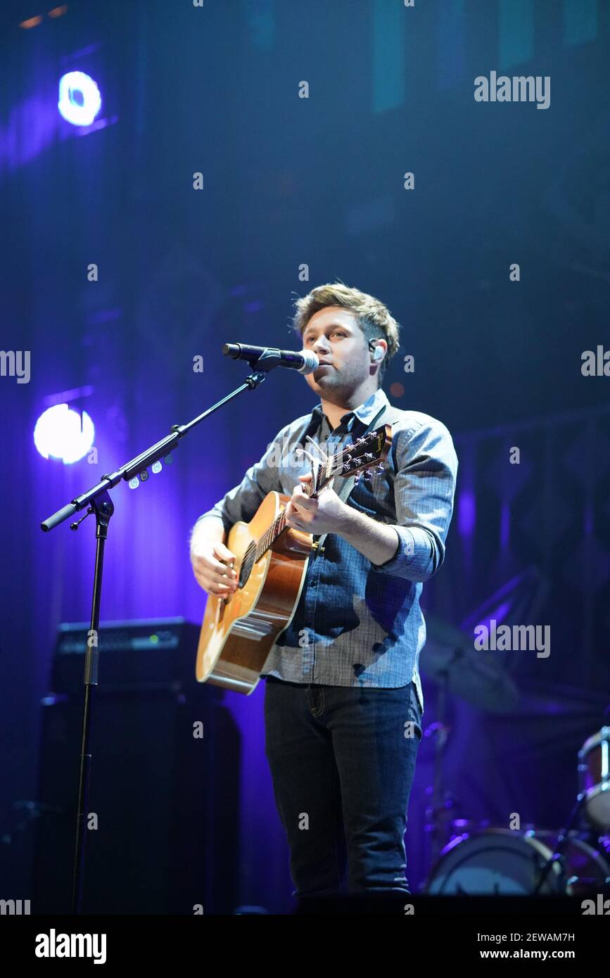 Niall Horan at red carpet at 101.3 KDWB’s IHeartRadio Jingle Ball ...
