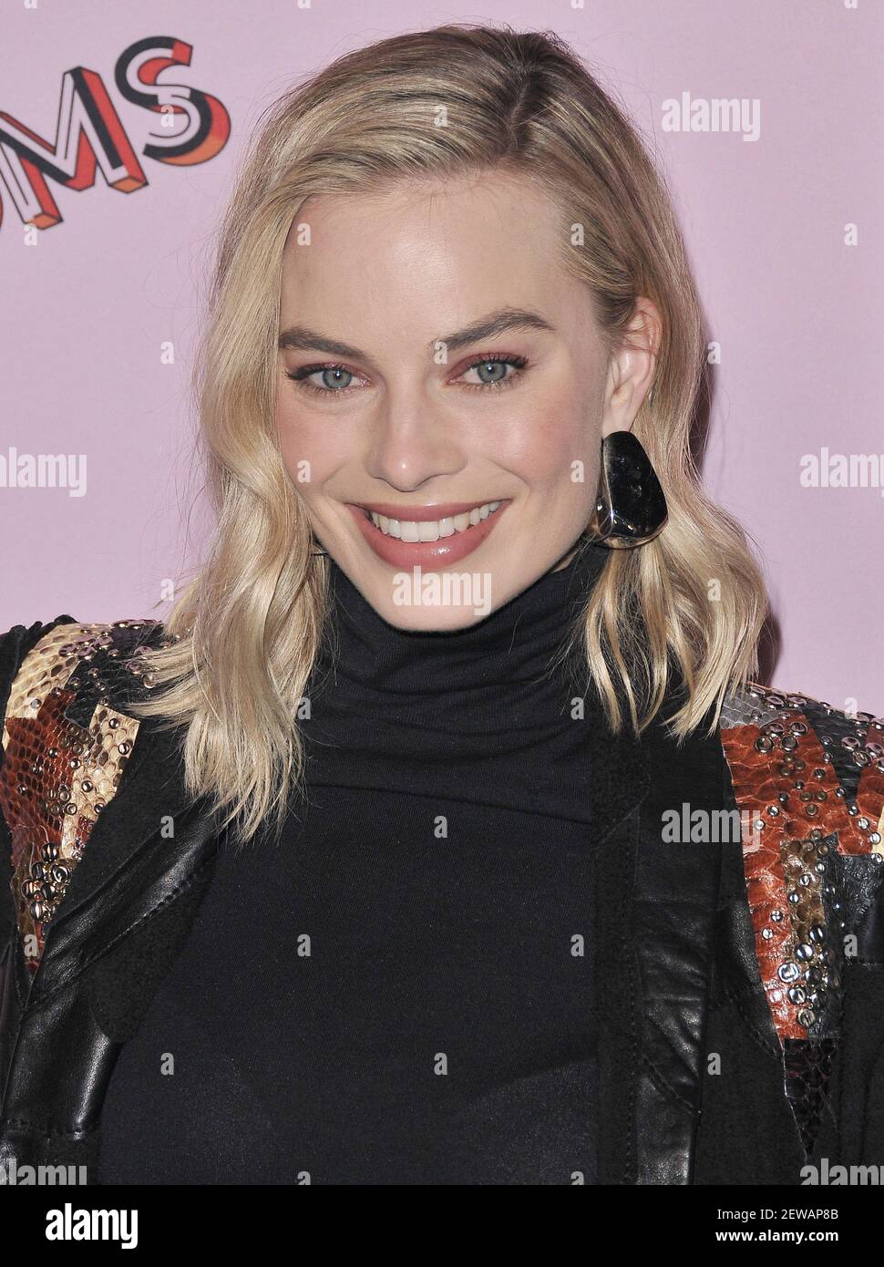 Margot Robbie arrives at the Refinery29 "29Rooms Los Angeles: Turn It ...