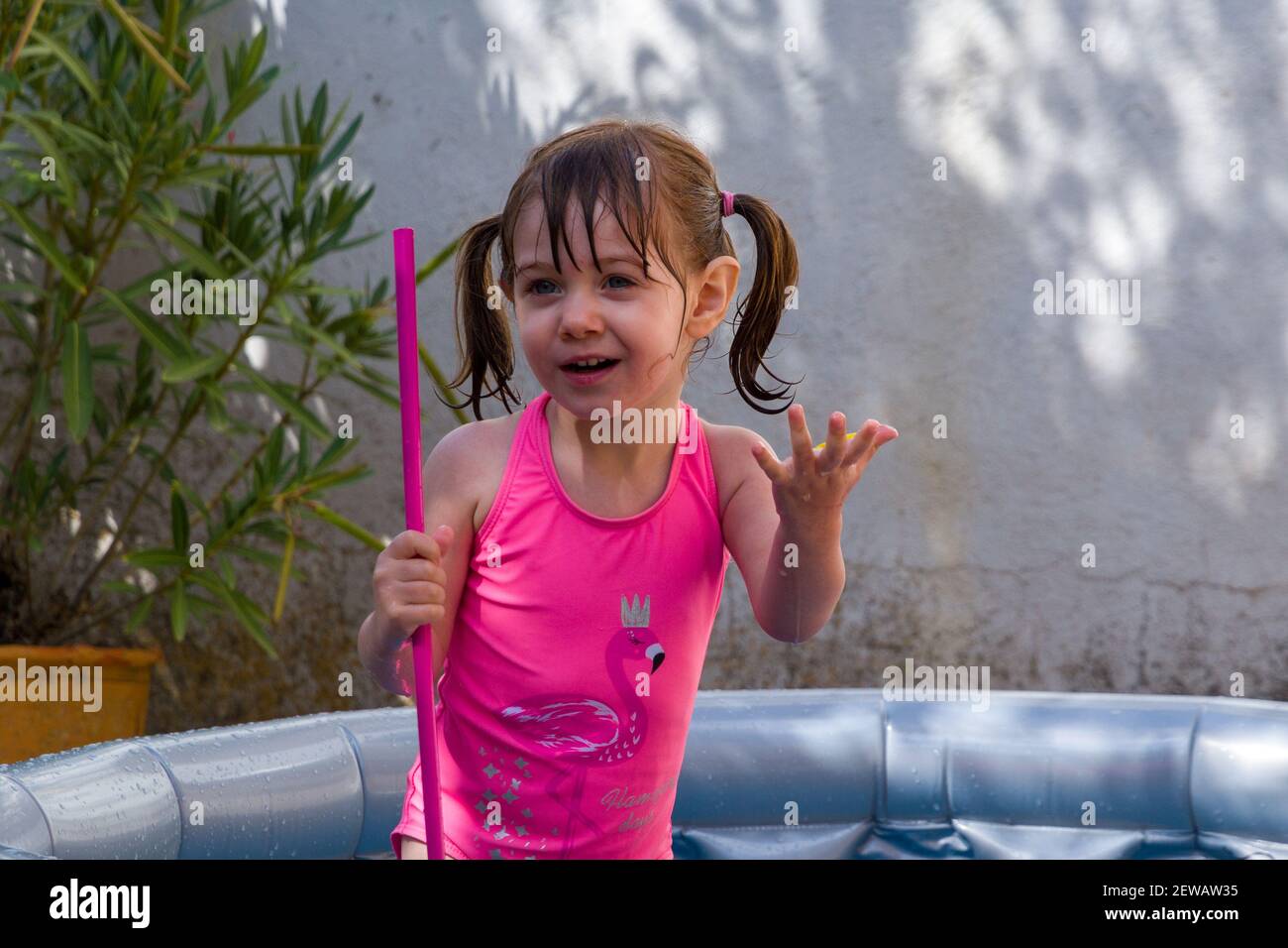 Pink paddling pool hi-res stock photography and images - Alamy