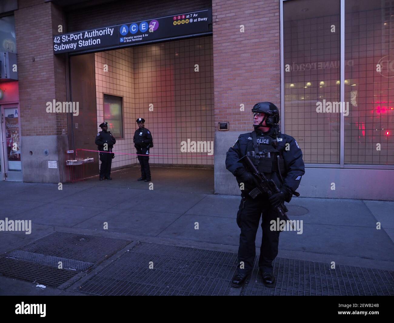 NYPD ESU/SRG officers respond to an Explosion at the Port Authority on ...