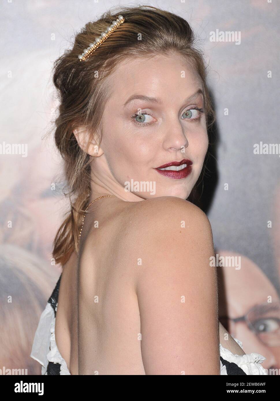 Kelli Garner arrives at the "Father Figures" Los Angeles Premiere held ...