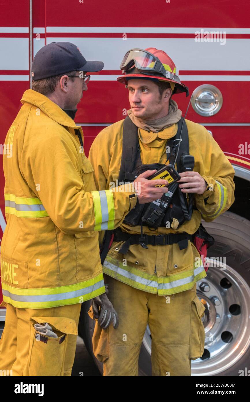 Firefighters setup staging areas to combat the Thomas Fire as Santa Ana ...
