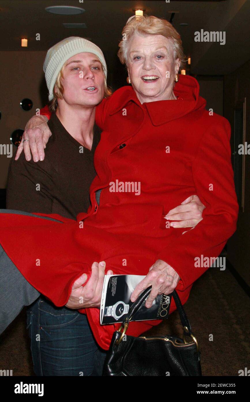 Angela Lansbury visits Billy Magnussen backstage after performance of ...