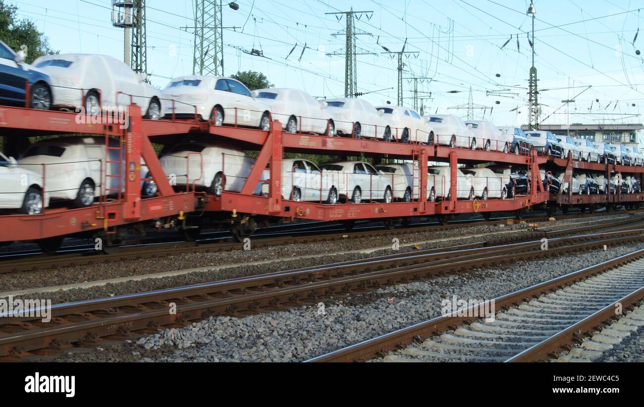 Car transporter wagons hi-res stock photography and images - Alamy