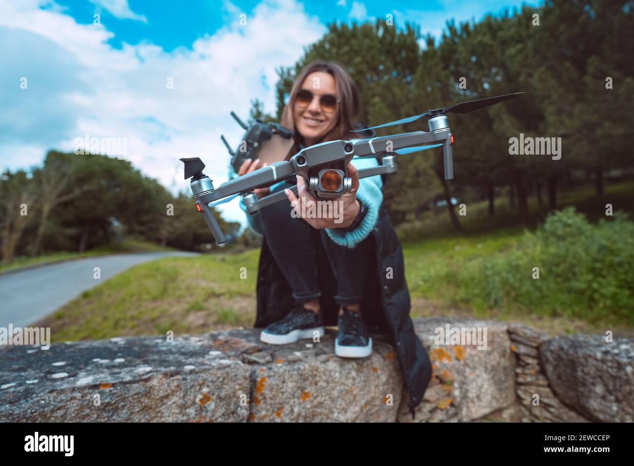 Woman helicopter pilot hi-res stock photography and images - Alamy