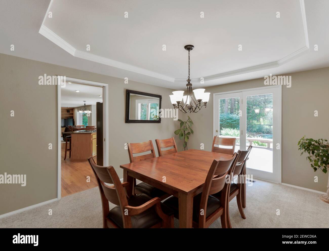 Modern residential dining room interior Stock Photo - Alamy