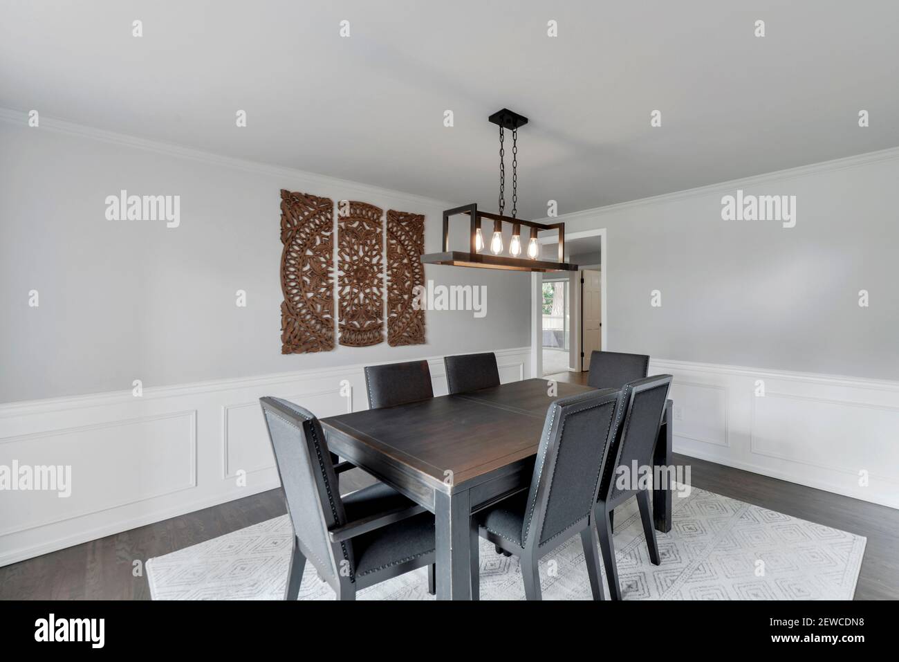 Modern residential dining room interior Stock Photo - Alamy