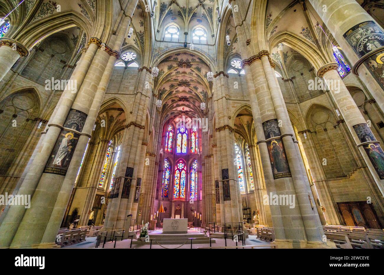 Cross vaulting hi-res stock photography and images - Alamy