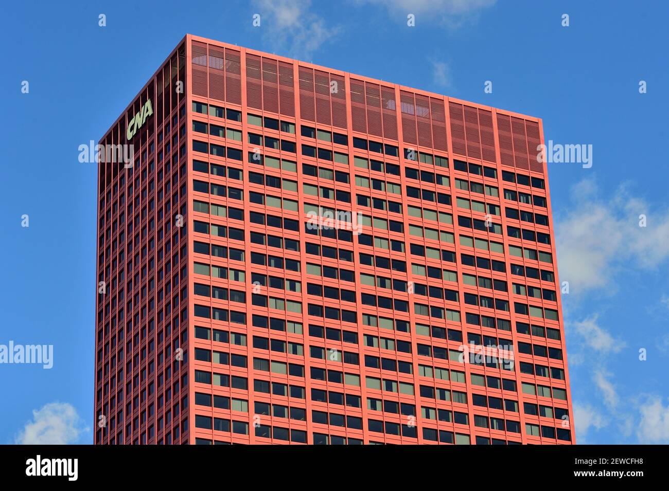 Chicago, Illinois, USA. The 44-story 333 South Wabash Building ...