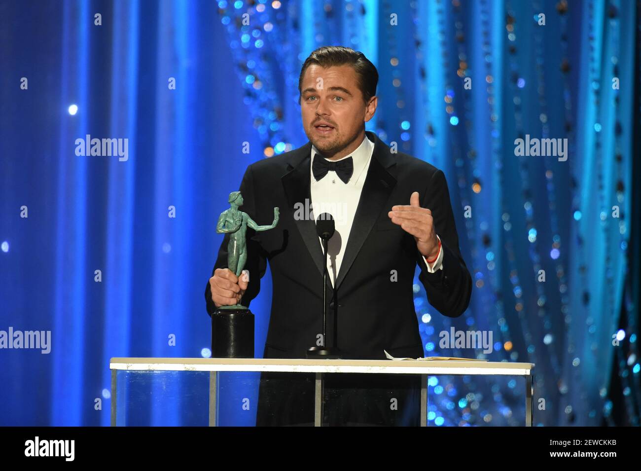 Leonardo Dicaprio accepts the award for Outstanding Male Actor In A ...