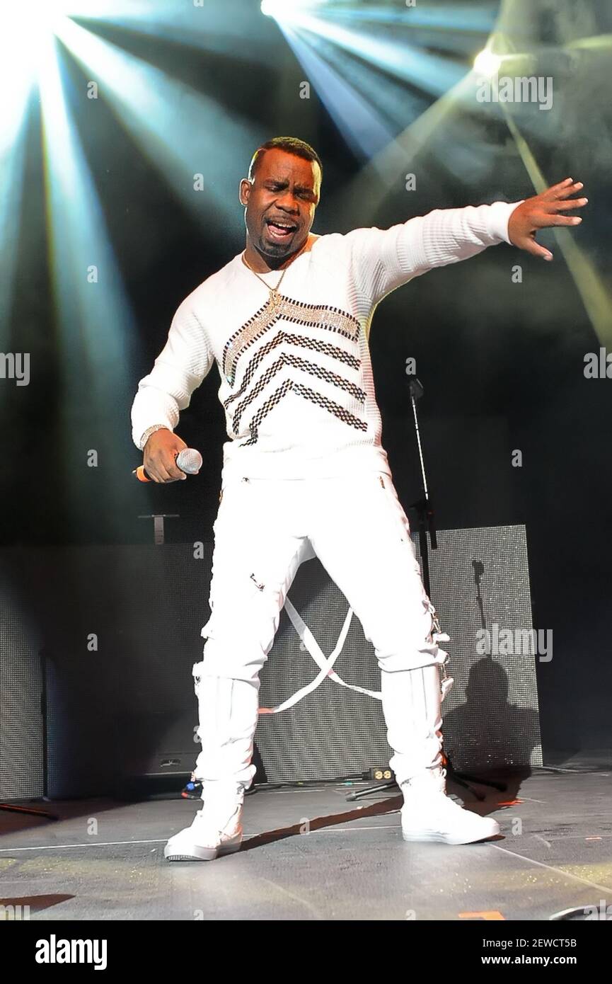 Delious Kennedy of All-4-One performs at Cedar Park Center on February ...