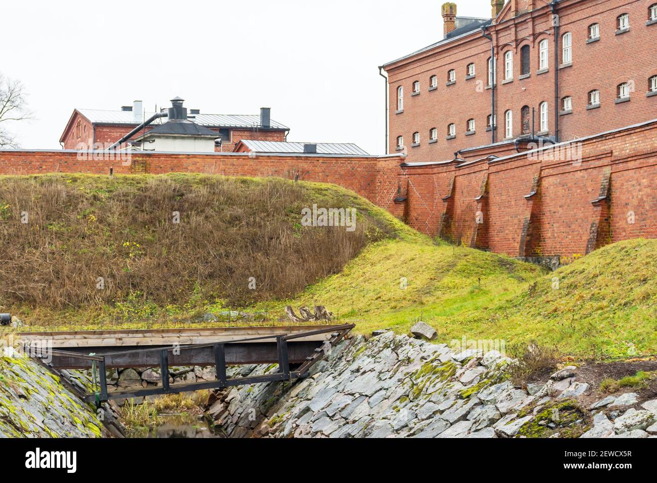 Old stone bridge over moat hi-res stock photography and images - Alamy