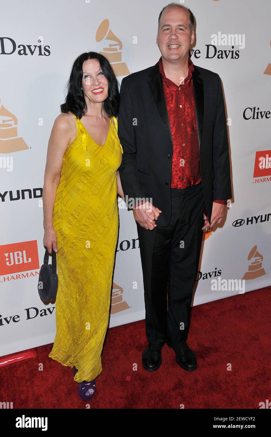 (L-R) Darbury Stenderu and Krist Novoselic arrives at the 2016 Pre ...