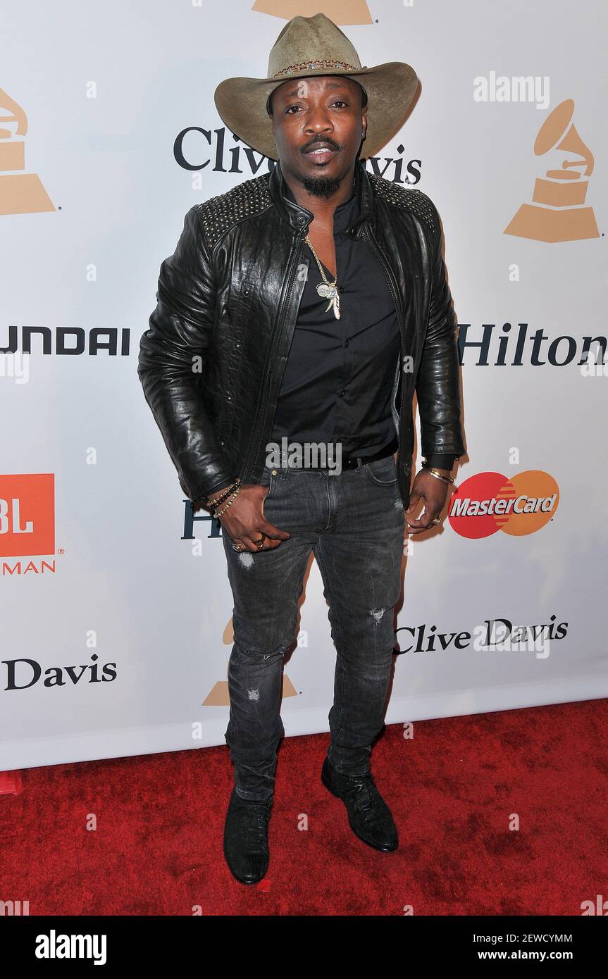 Anthony Hamilton arrives at the 2016 Pre-GRAMMY Gala & Salute to ...