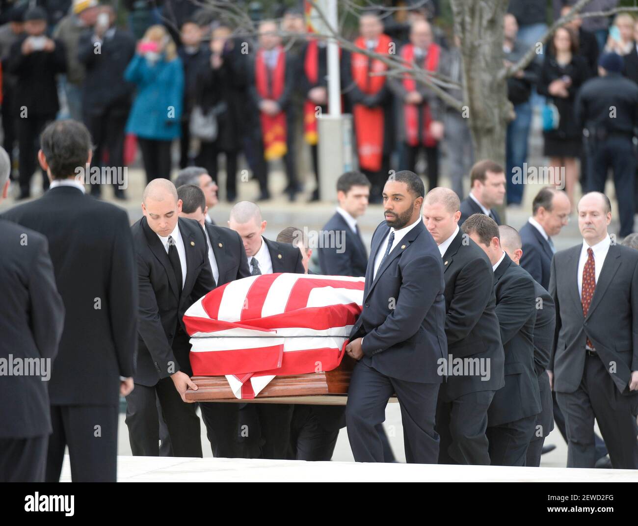 The body of Supreme Court justice Antonin Scalia arrives at the Supreme ...