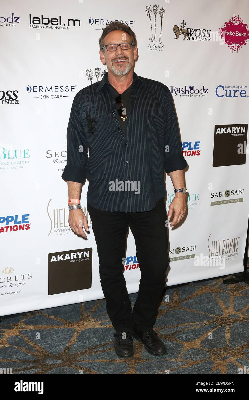 Rob Steinberg at 2016 Red Carpet Style and Beauty Lounge in celebration ...