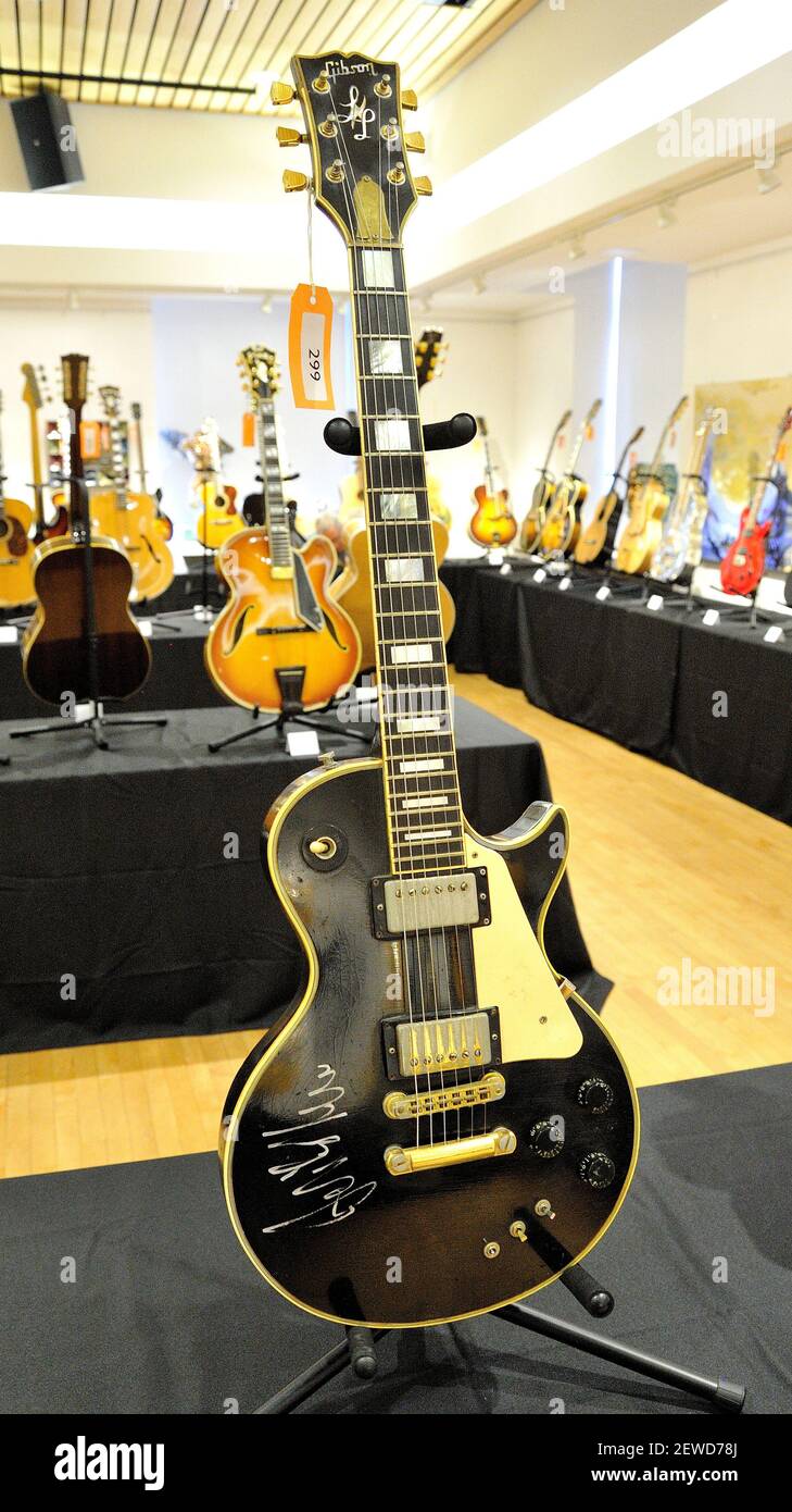 Gibson Les Paul custom electric guitar owned by guitarist John Paul ...