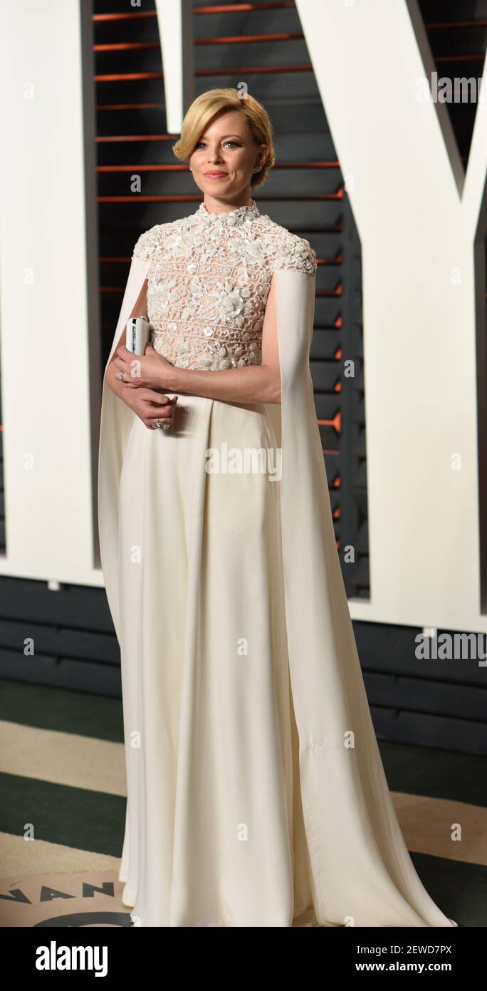 Elizabeth Banks arriving at the 2016 Vanity Fair Oscar Party hosted by ...