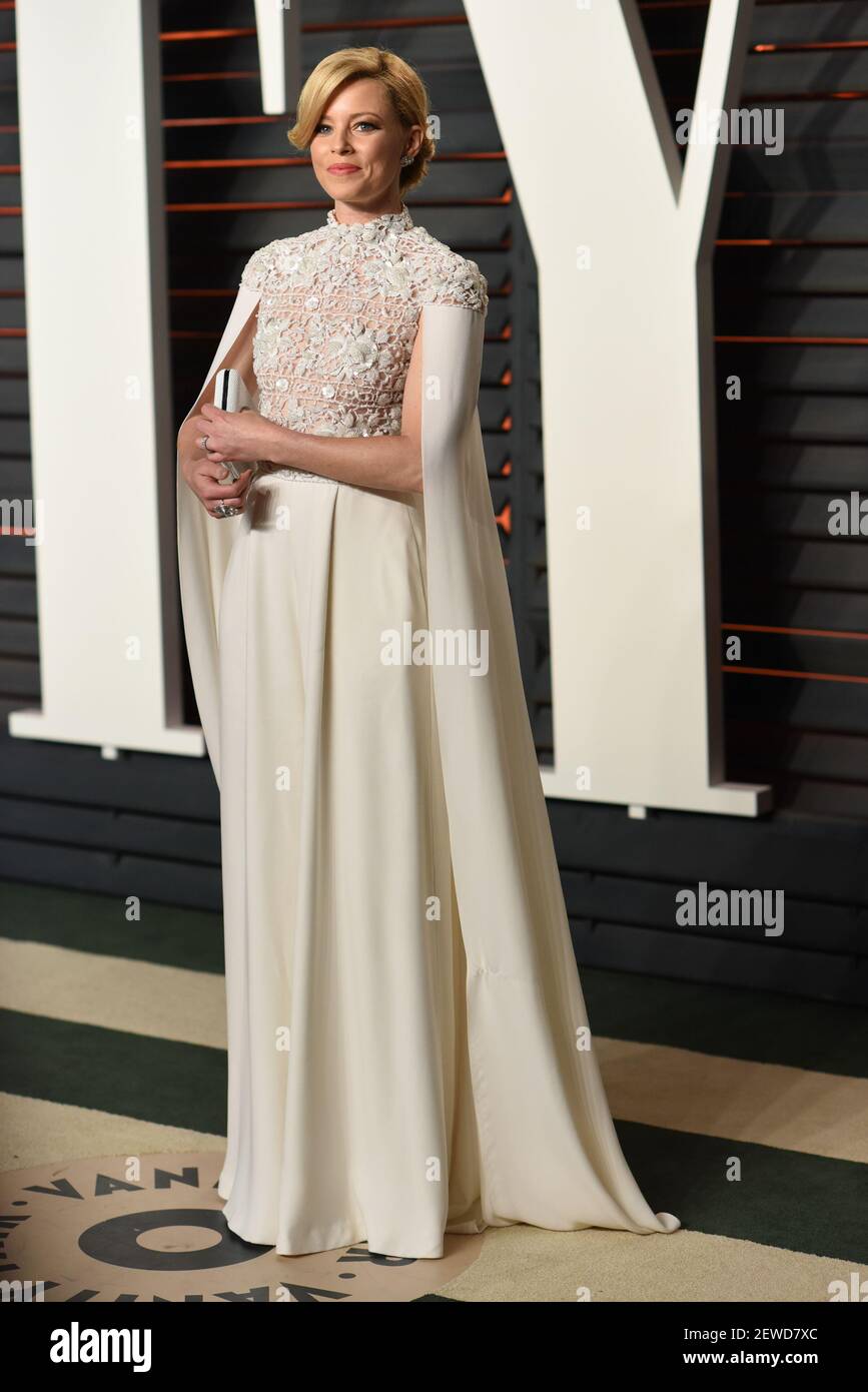 Elizabeth Banks arriving at the 2016 Vanity Fair Oscar Party hosted by ...