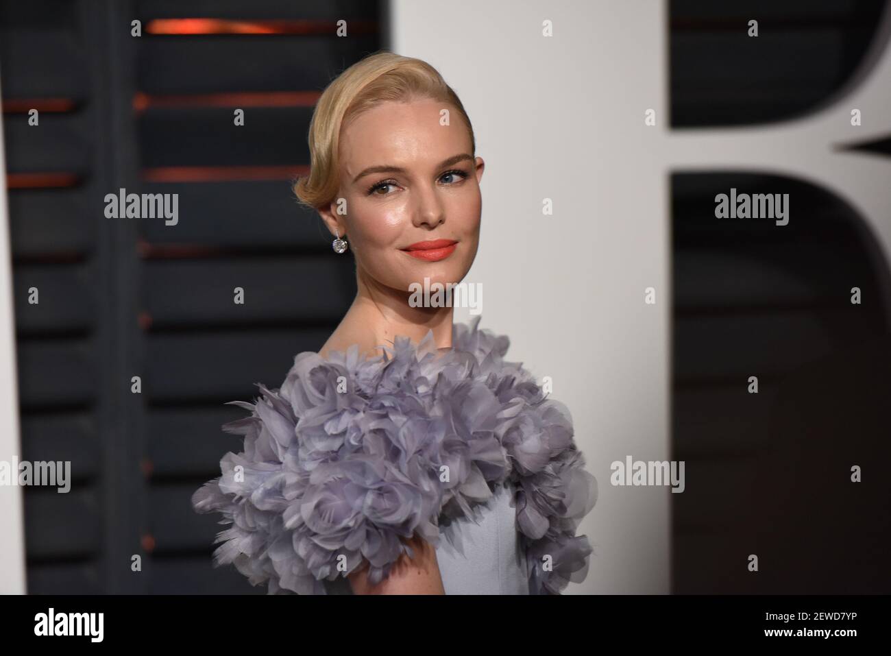 Amy Adams arriving at the 2016 Vanity Fair Oscar Party hosted by ...
