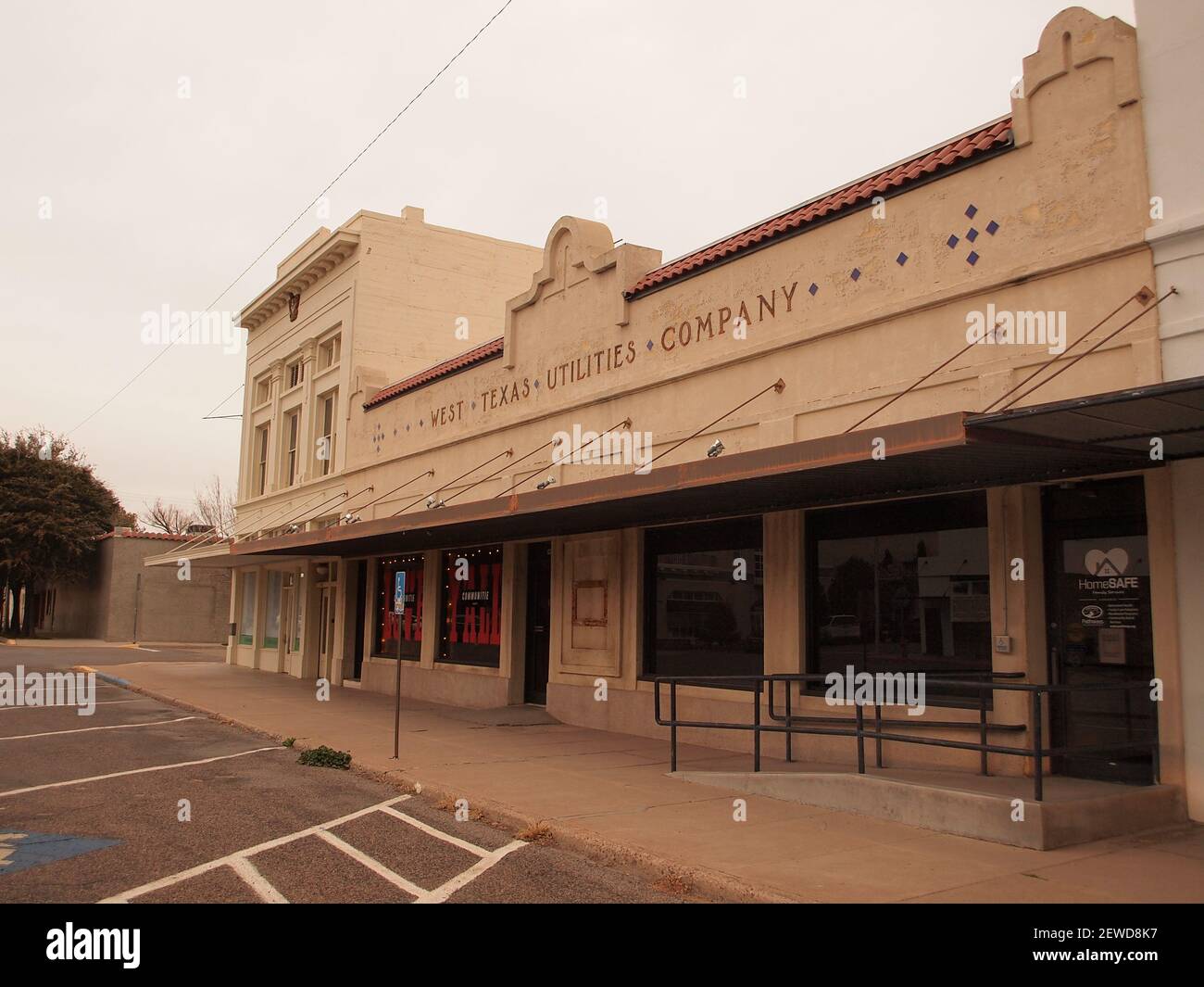 Landmarks in and around Marfa, Texas including the county courthuse and ...