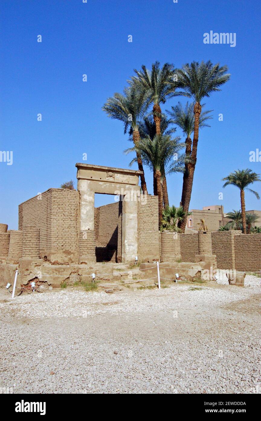 A small chapel , part of Luxor Temple in Egypt Stock Photo - Alamy