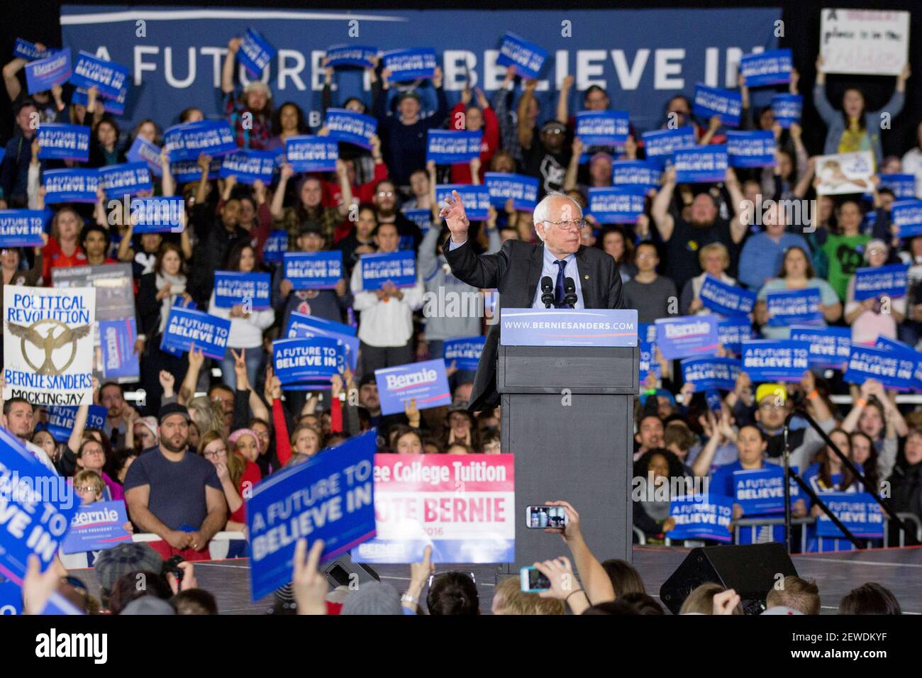 Vermont Senator and Democratic Presidential hopeful Bernie Sanders ...