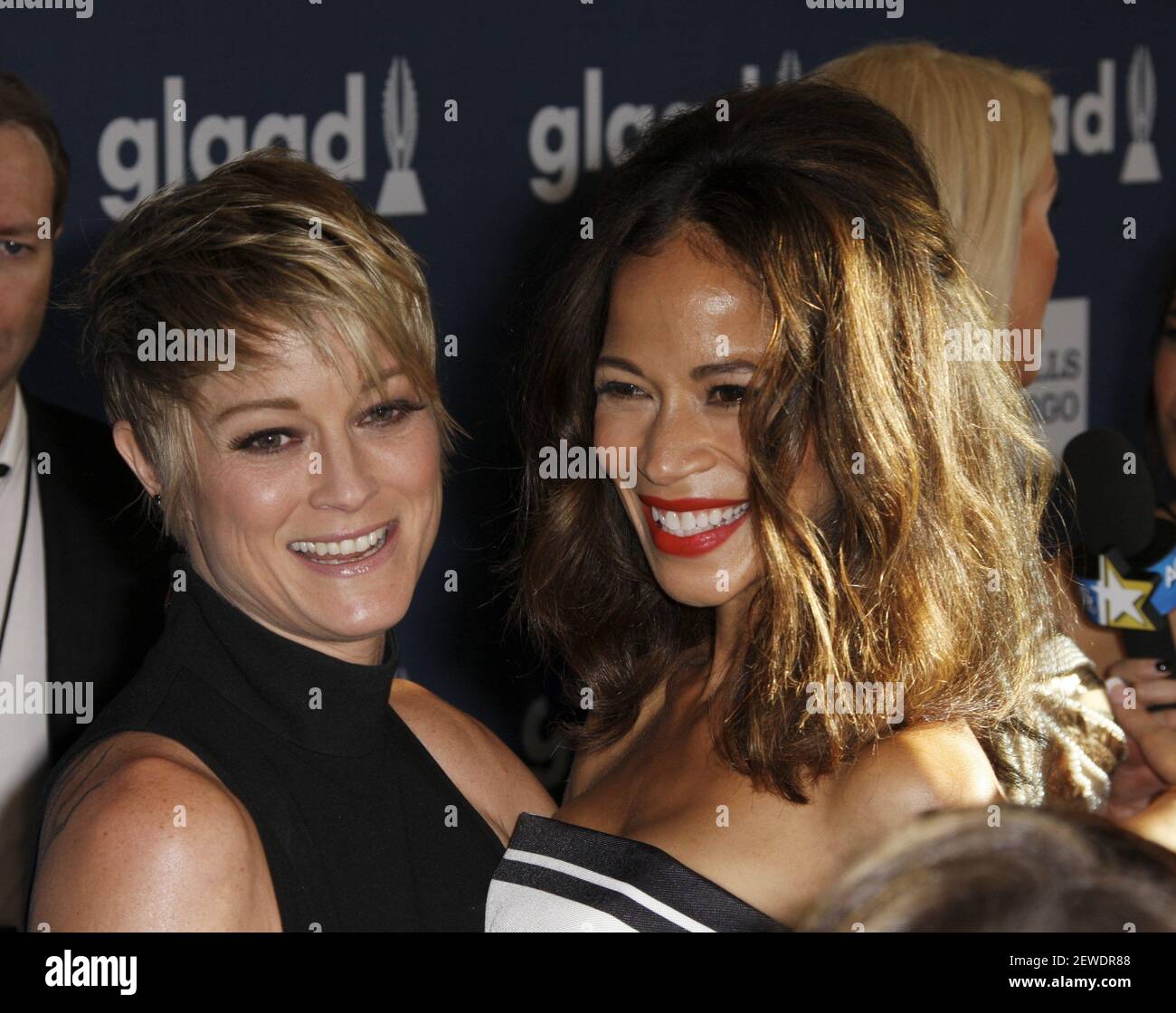 Teri Polo and Sheri Saum attend the 27th Annual GLAAD Media Awards at ...