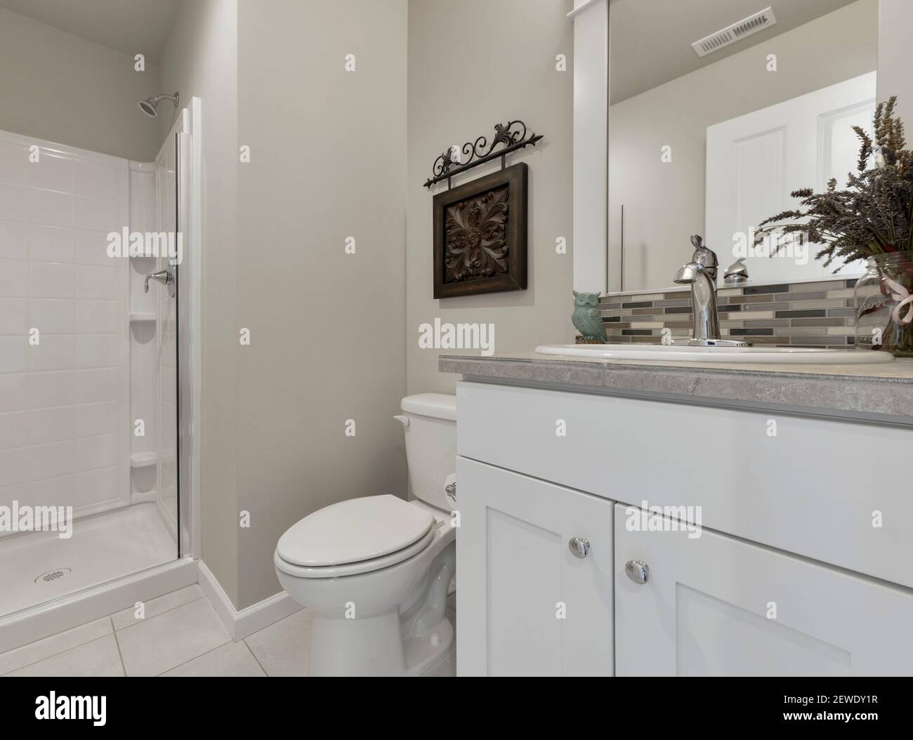 Modern residential bathroom interior Stock Photo - Alamy