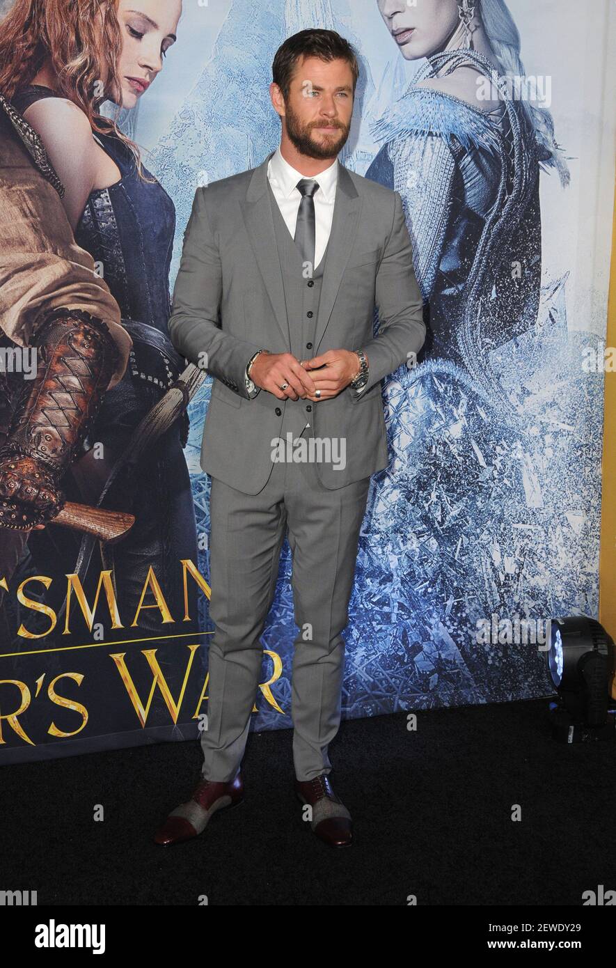 Chris Hemsworth arriving at the LA Premiere of "The Huntsman: Winter's ...