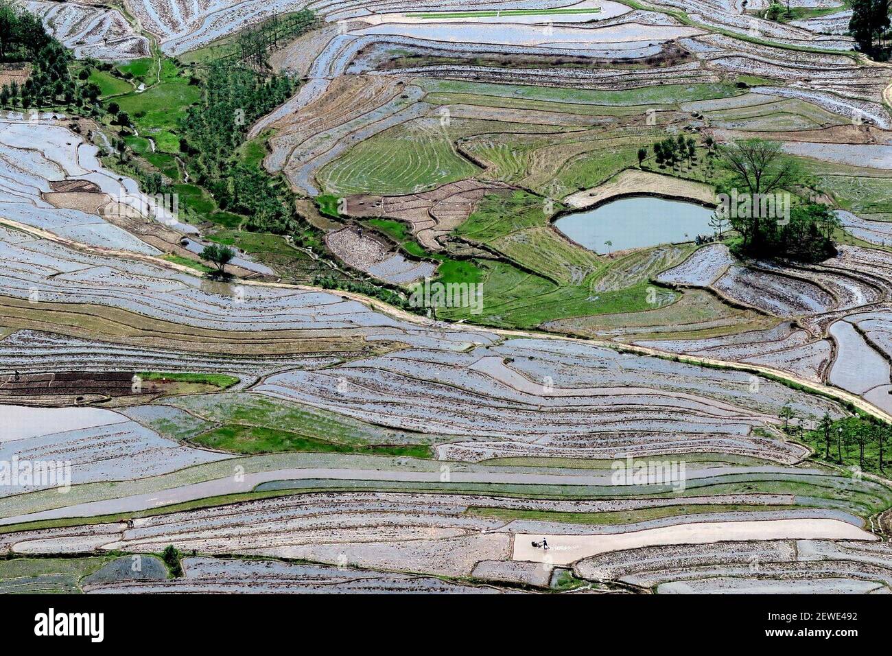 (160418) -- GUILIN, April 18, 2016 (Xinhua) -- Photo taken on April 18 ...