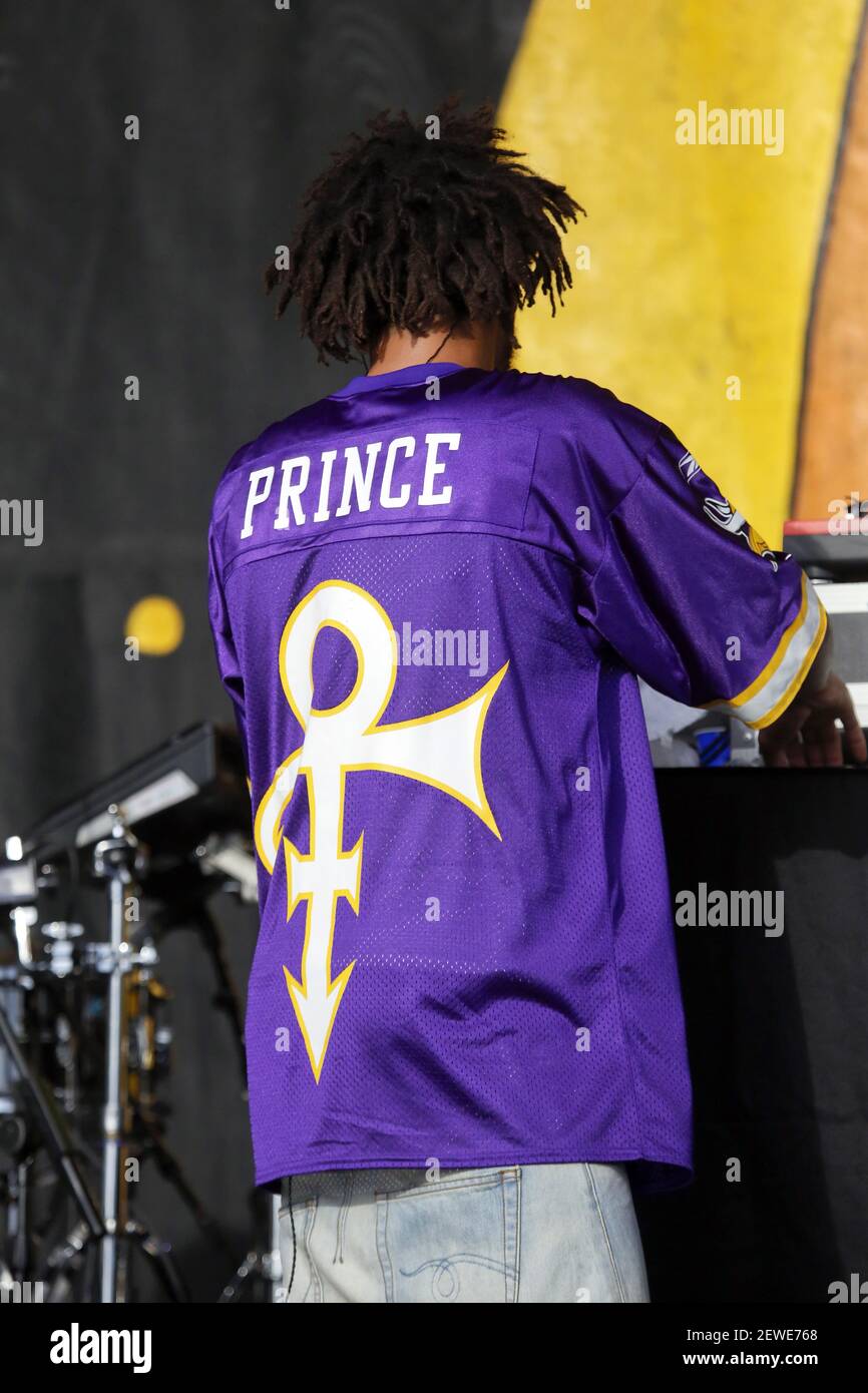 Rapper and Hip Hop artist J Cole (Jermaine Lamarr Cole) plays the Congo ...