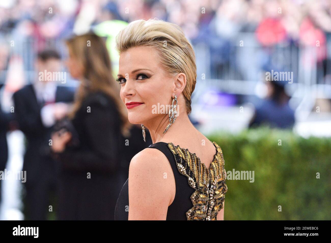 Megyn Kelly arriving at the 2016 Costume Institute Gala Benefit ...