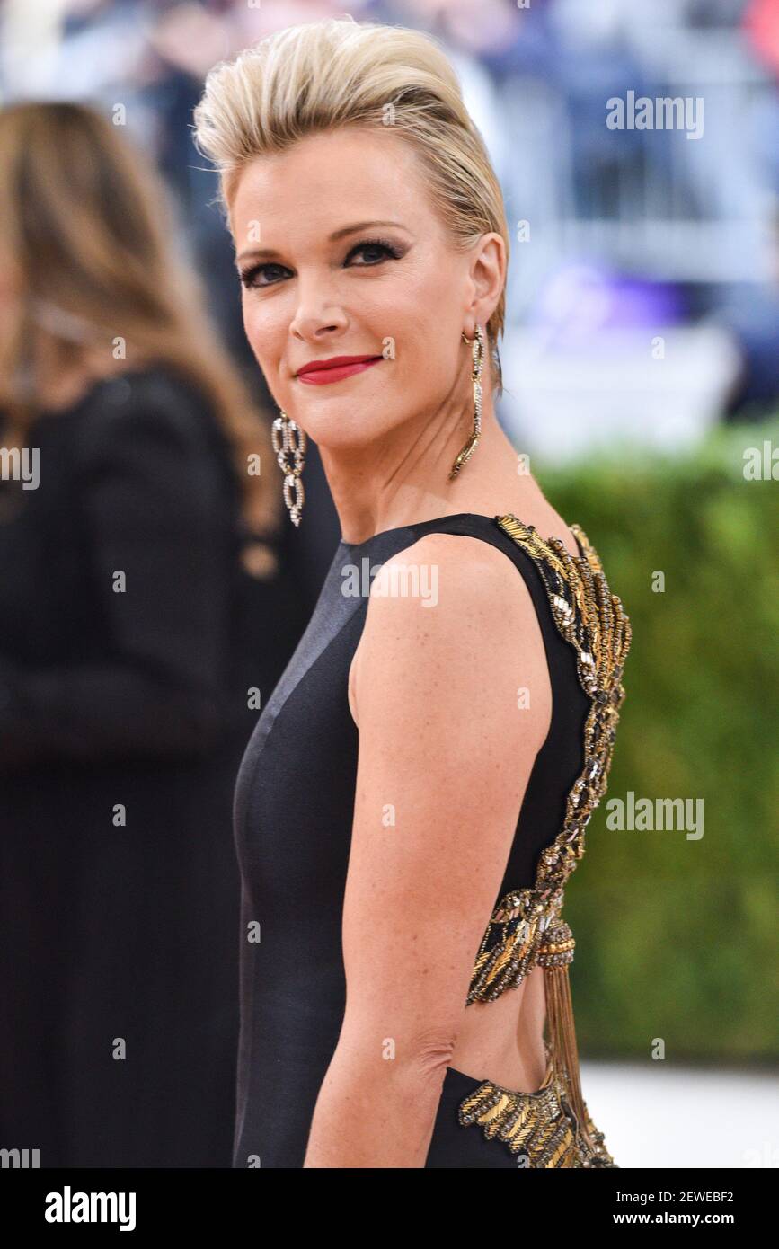 Megyn Kelly arriving at the 2016 Costume Institute Gala Benefit ...