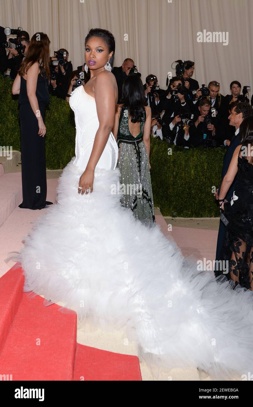 Jennifer Hudson arriving at the 2016 Costume Institute Gala Benefit ...