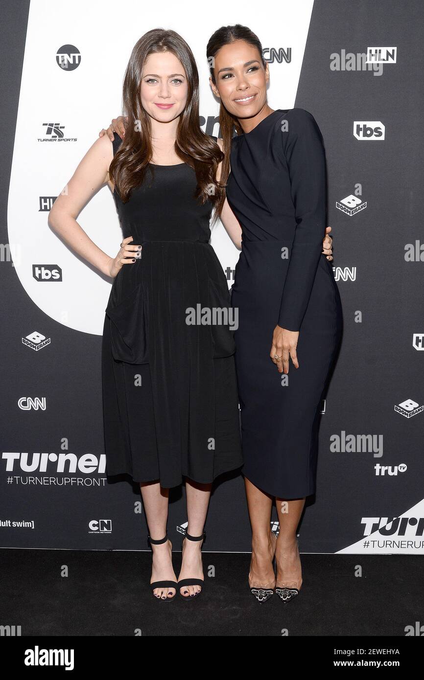 (L-R) Actors Actresses Molly Gordon and Daniella Alonso attend the ...