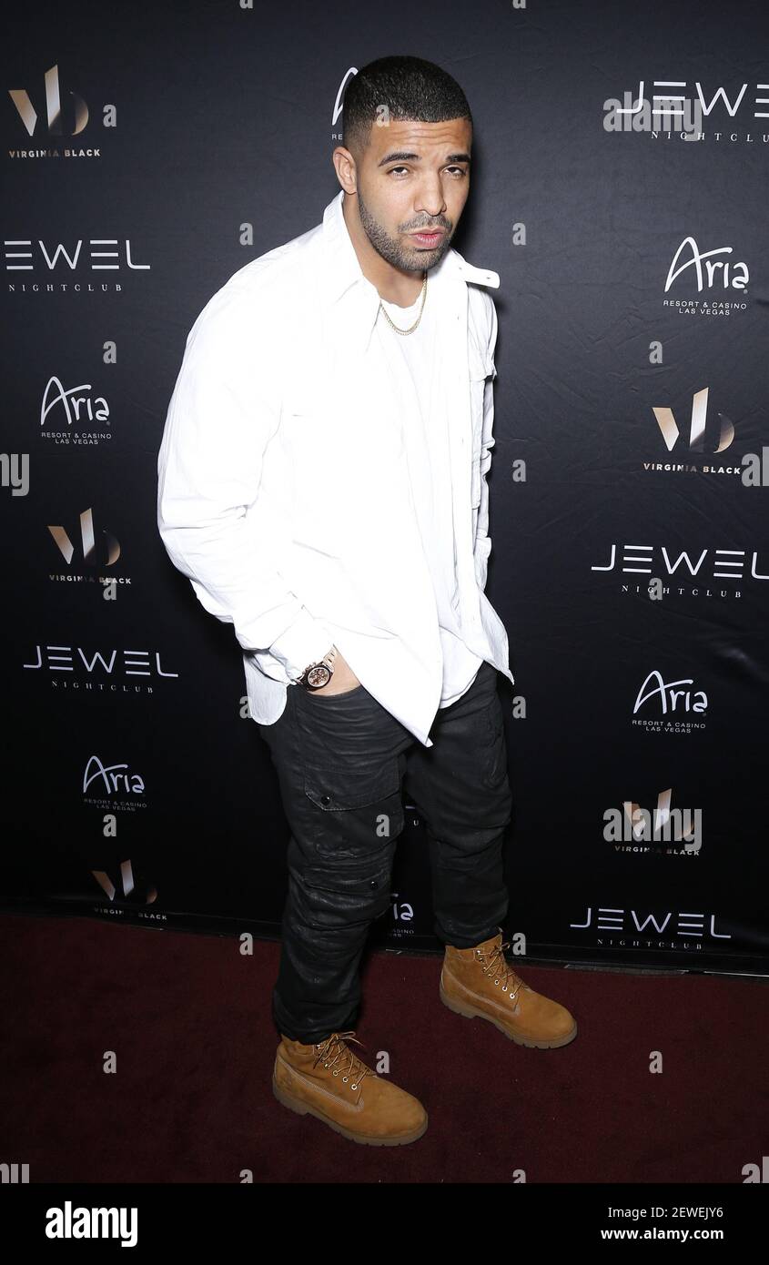 Drake at Jewel Nightclub at Aria Resort and Casino celebrates its Grand ...