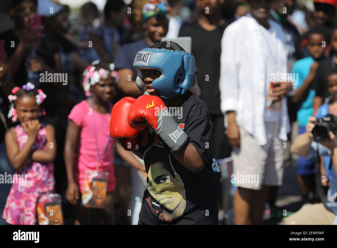 Thirteen-year-old Malik Parker boxes outside of Muhammad Ali's ...