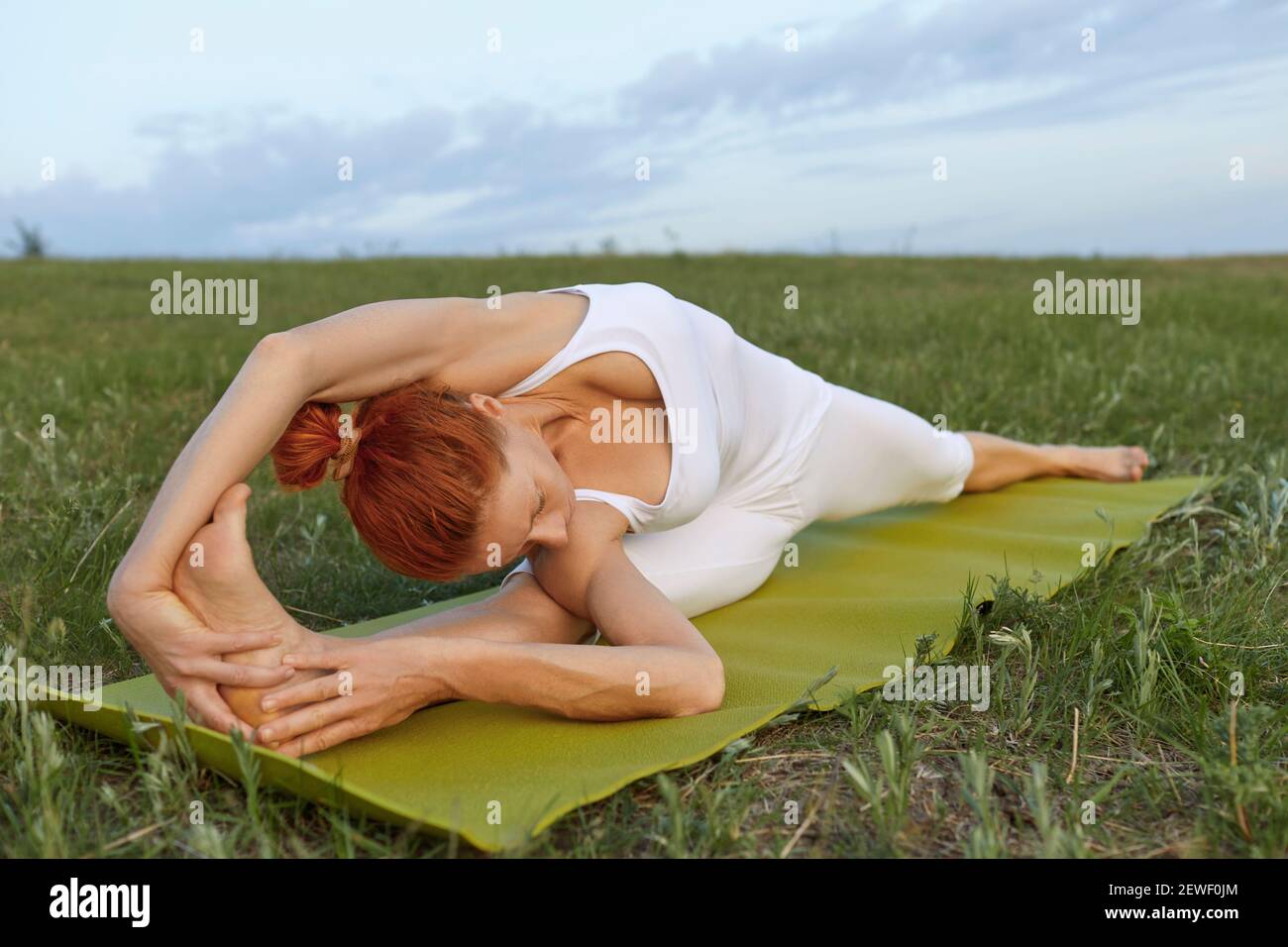 Grass nature stretching hi-res stock photography and images - Alamy