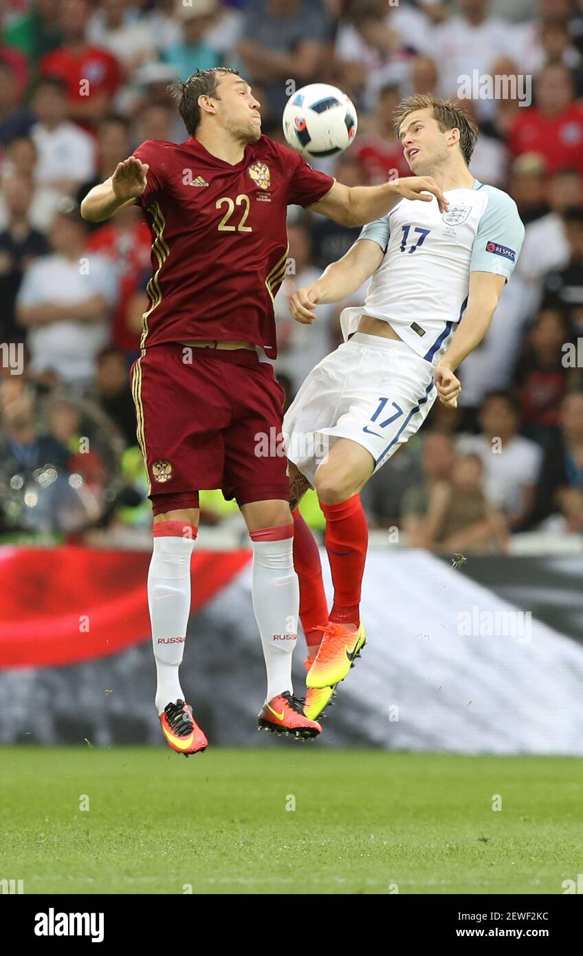 Artem Dzyuba (RUS), Eric Dier (ENG). Photo by Tomasz Jastrzebowski ...