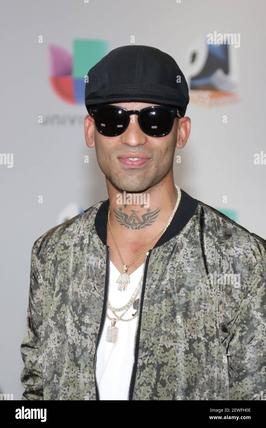 Arcangel attends the Univision's 13th Edition Of Premio Juventud Youth ...
